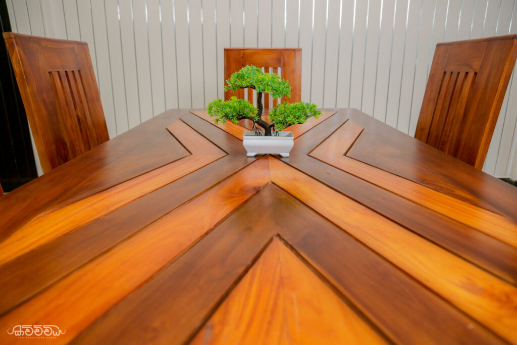 Table Arrow Dining Set - Kavichchiya